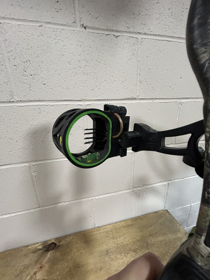 Hoyt Carbon Spyder 30 60-70# 29” DL Bow With Sight, Rest, & Quiver | eBay