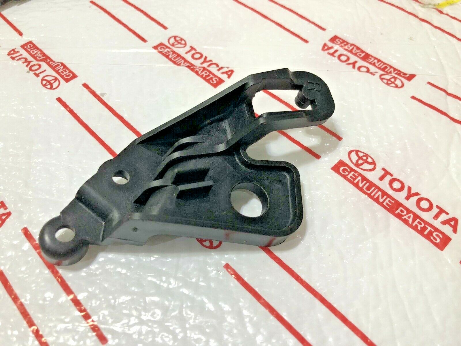 *NEW LEXUS GS350 GS450H OEM RETAINER PASSENGER HEADLIGHT BRACKET RIGHT ...