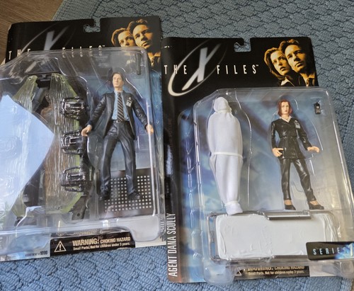 X-Files Agents Mulder and Scully Action Figures LOT of 2 | eBay