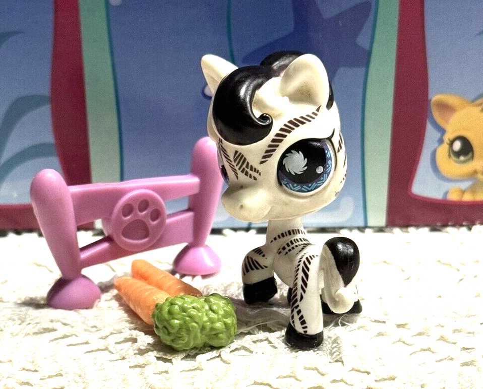 LITTLEST PET SHOP LPS AUTHENTIC POSTCARD ZEBRA #903 & ACCESSORIES | eBay