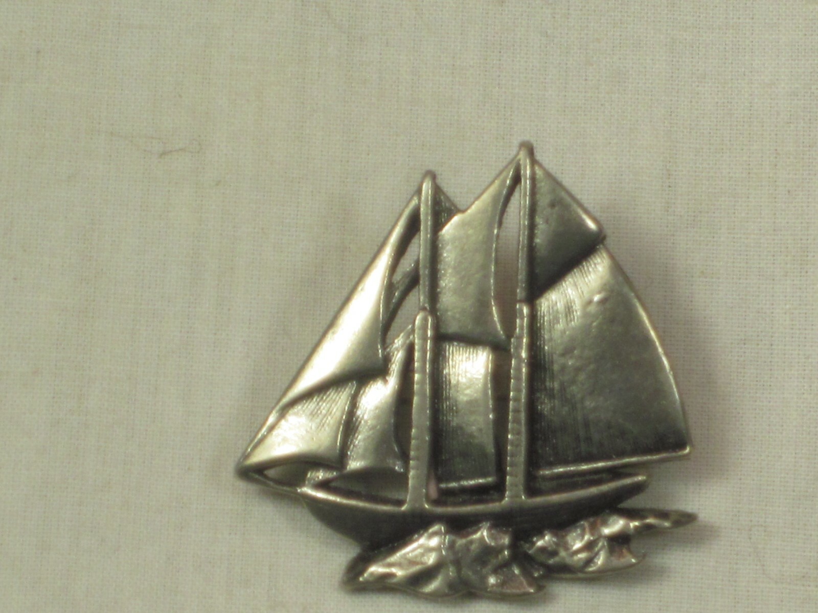 vintage pin sailing ship nautical sea boat yacht meta… - Gem