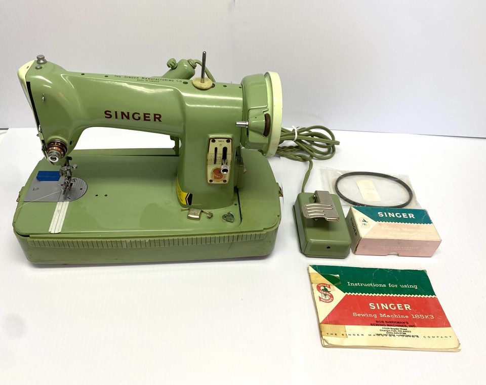Vintage Portable Singer Sewing Machine 185J with Carrying Case ...