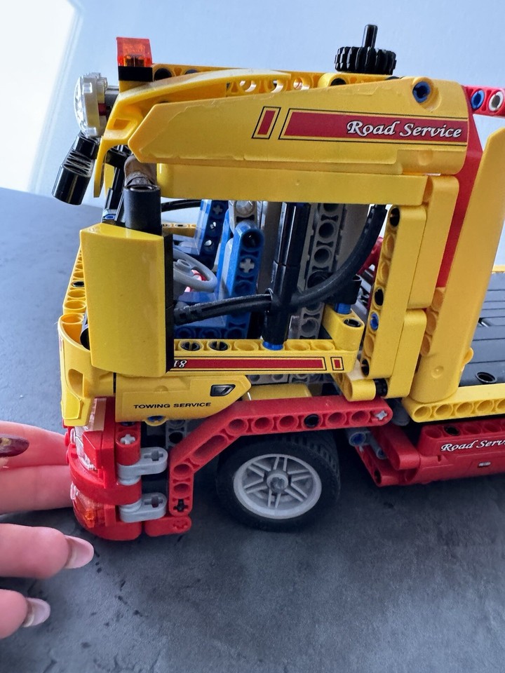 LEGO TECHNIC 8109 Flatbed Truck, complete with manuals included ...