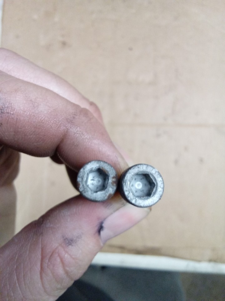 01-05 Vw Mk4 Azg Sohc Jetta 2.0 Egr Valve Bolts Golf Scews Beetle ...