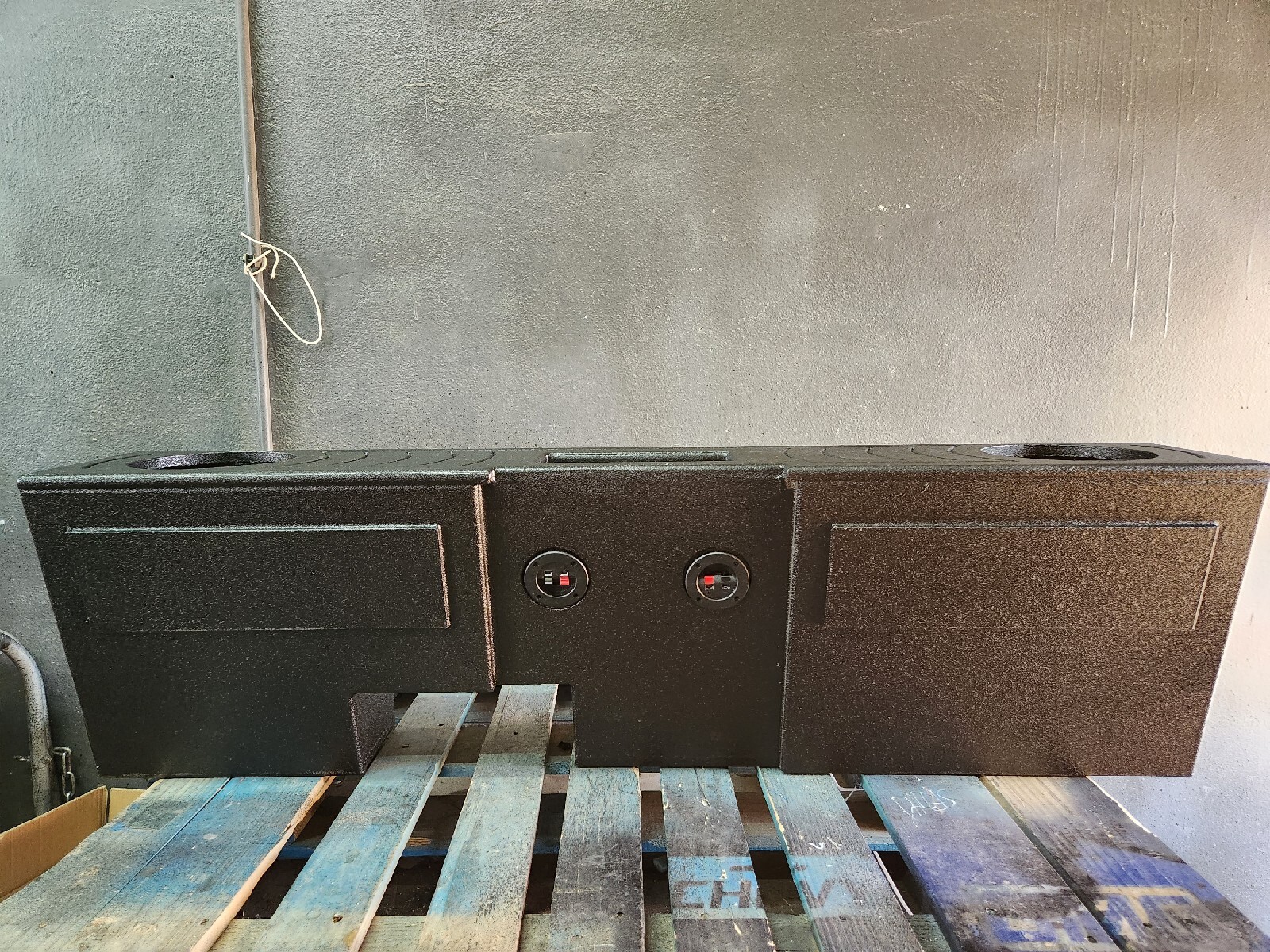 2014-2018 Chevy silverado Crew Cab subwoofer box 8" Ported Led acrylic ...