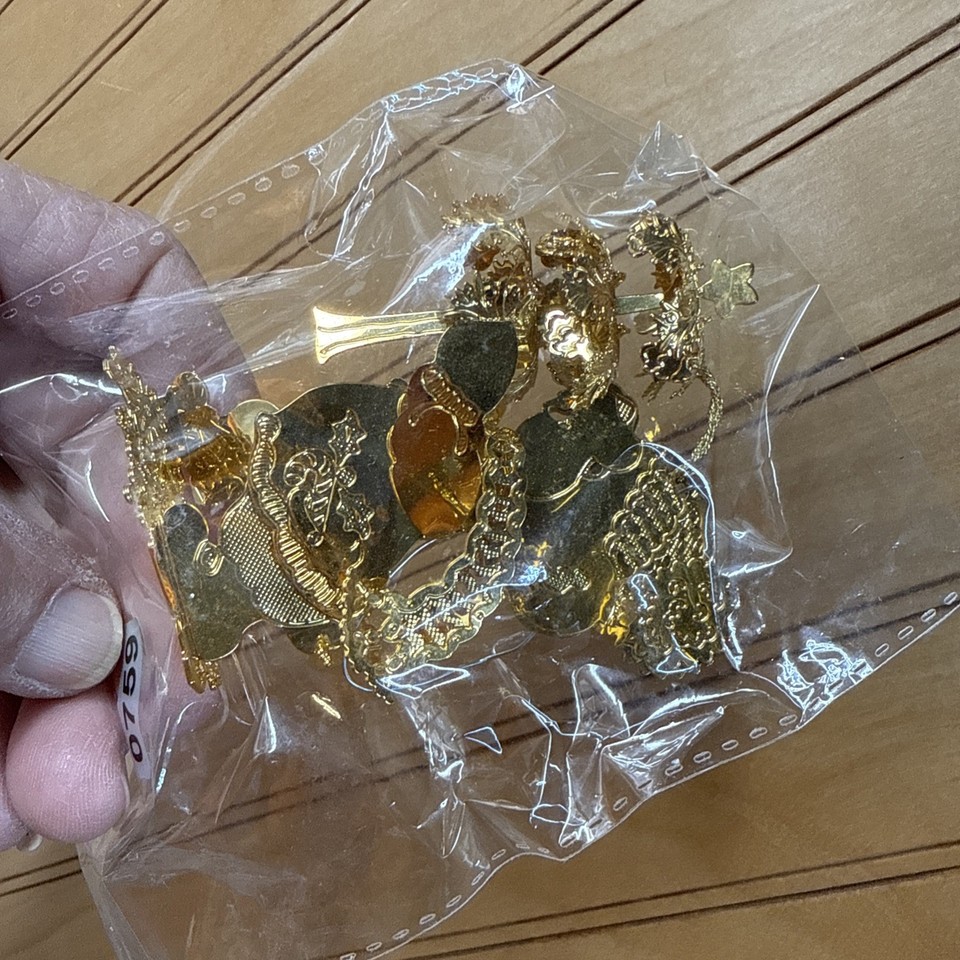 Danbury Mint 23k Gold Plated Christmas Ornament 2007 - Bear Carrying A ...