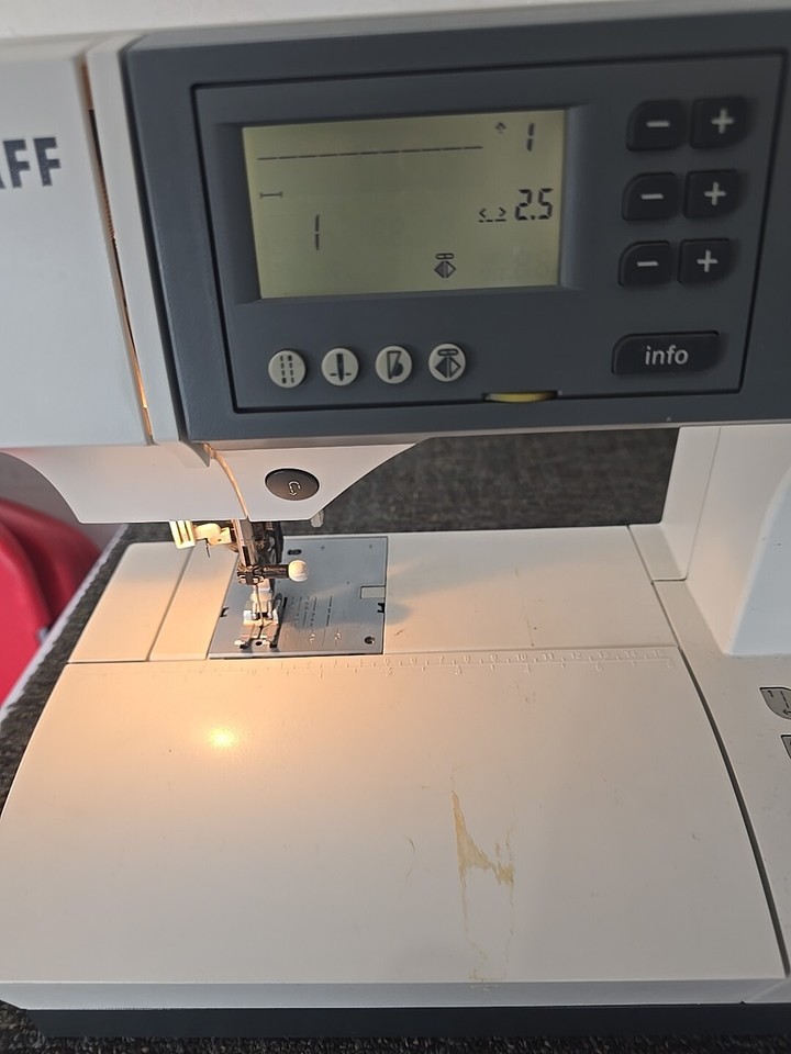 PFAFF tiptronic 2030 Sewing Machine without Foot Pedal **PLEASE READ ...