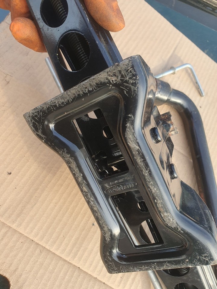 LAND ROVER FREELANDER 2 L359 SCISSOR CAR LIFTING JACK & WHEEL BRACE ...