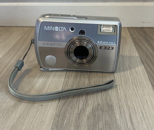 Vintage Minolta DIMAGE E323 3.2MP Digital Cam (Tested Working. No SD ...