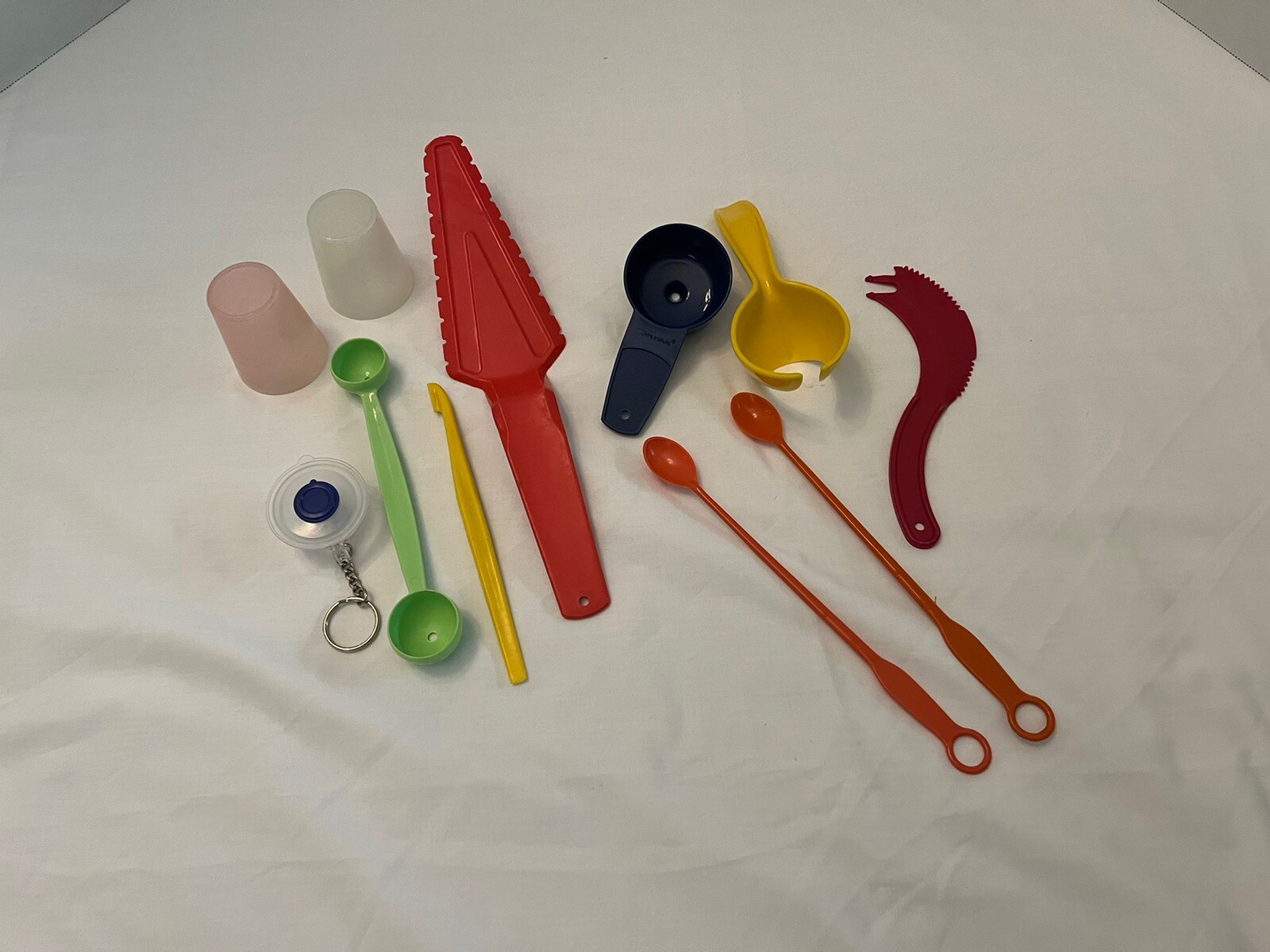 Vintage Tupperware Hostess Party Favors Gifts Giveaways Gadgets Lot of ...
