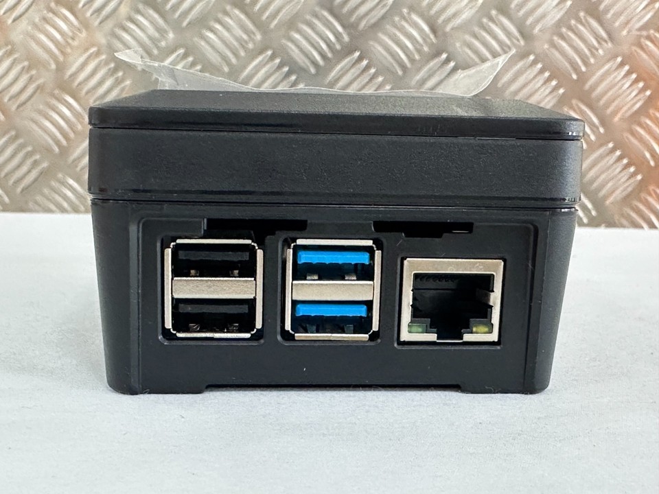 Raspberry Pi 4 Model B. 16GB SD card, DIN rail (40cm), 5V Meanwell PSU ...