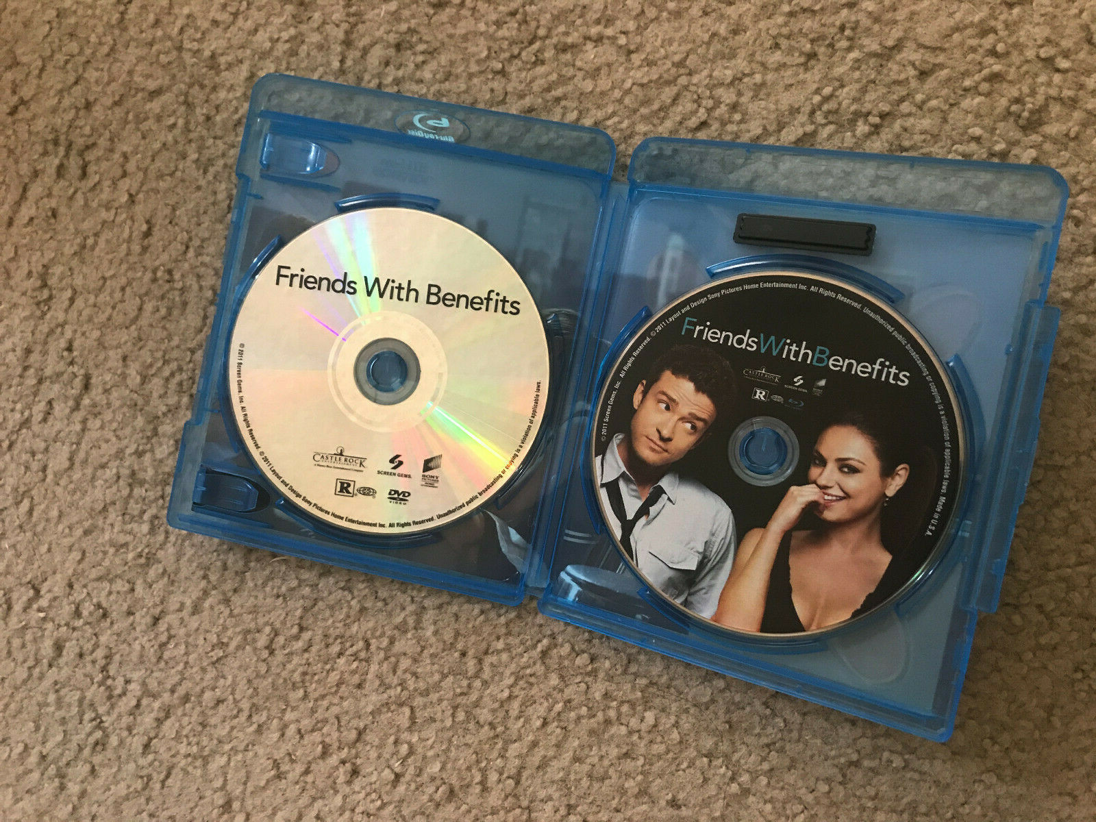 Friends With Benefits (Blu-ray/DVD, 2011, 2-Disc Set, Includes Digital ...