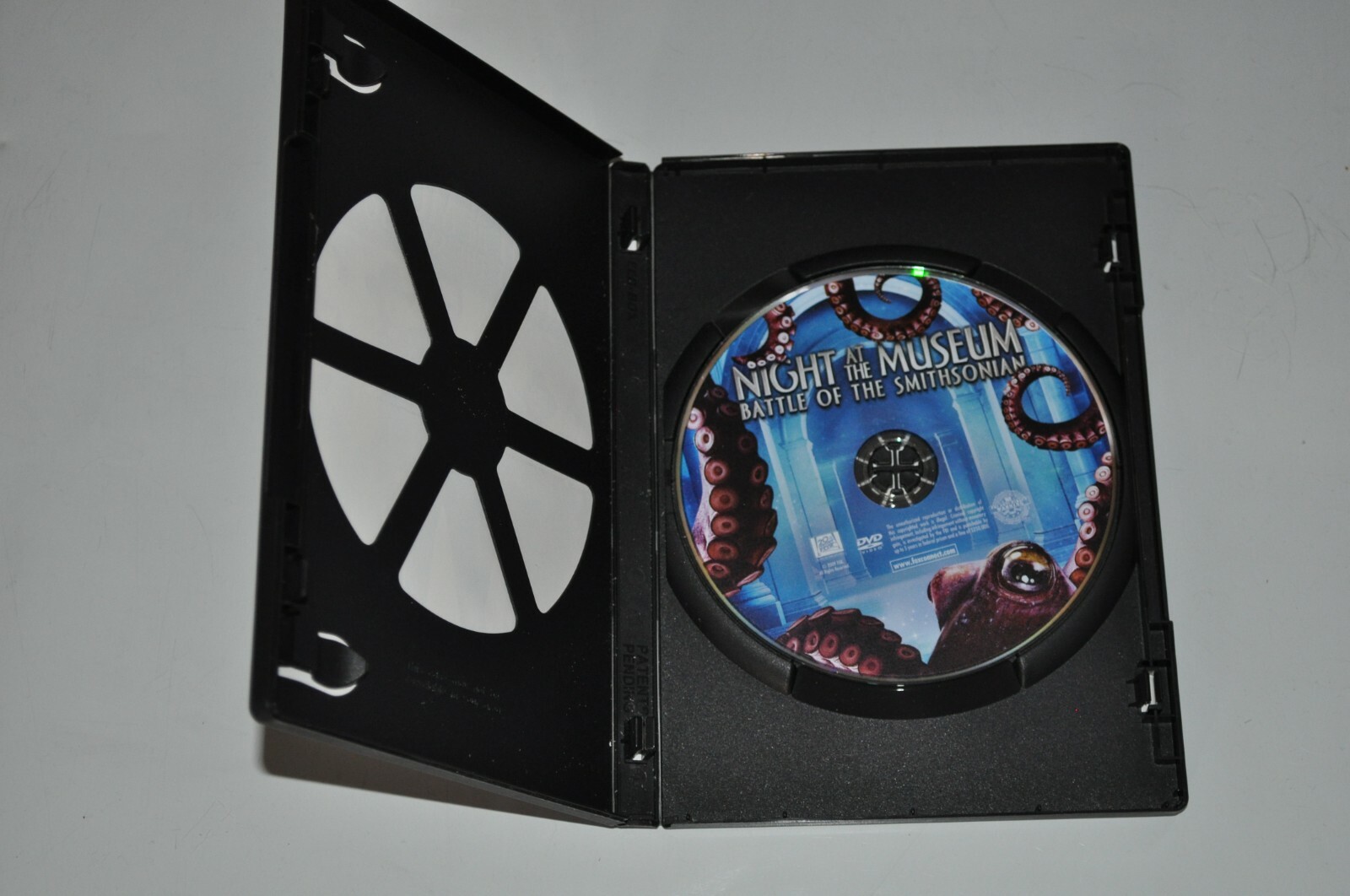 Night at the Museum Battle of the Smithsonian DVD starring Ben Stiller ...