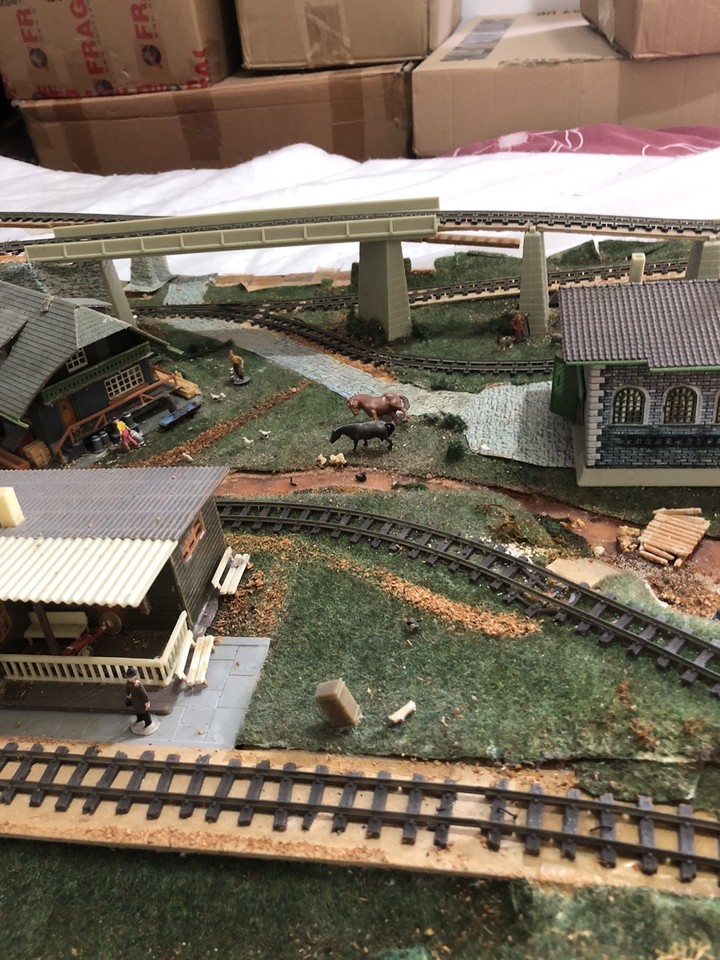 OO Gauge Model Railway Layout. 135cm x 60cm . Please See Photos | eBay UK