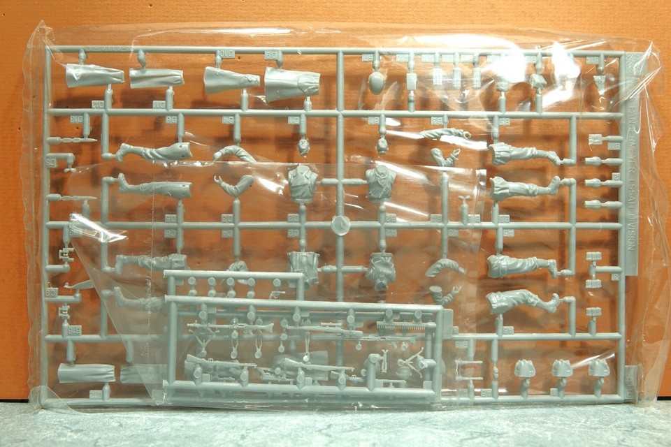 1/35 DRAGON PANZERMEYER LSSAH DIVISION (MARIUPOL 1941) MODEL KIT # 6116 ...