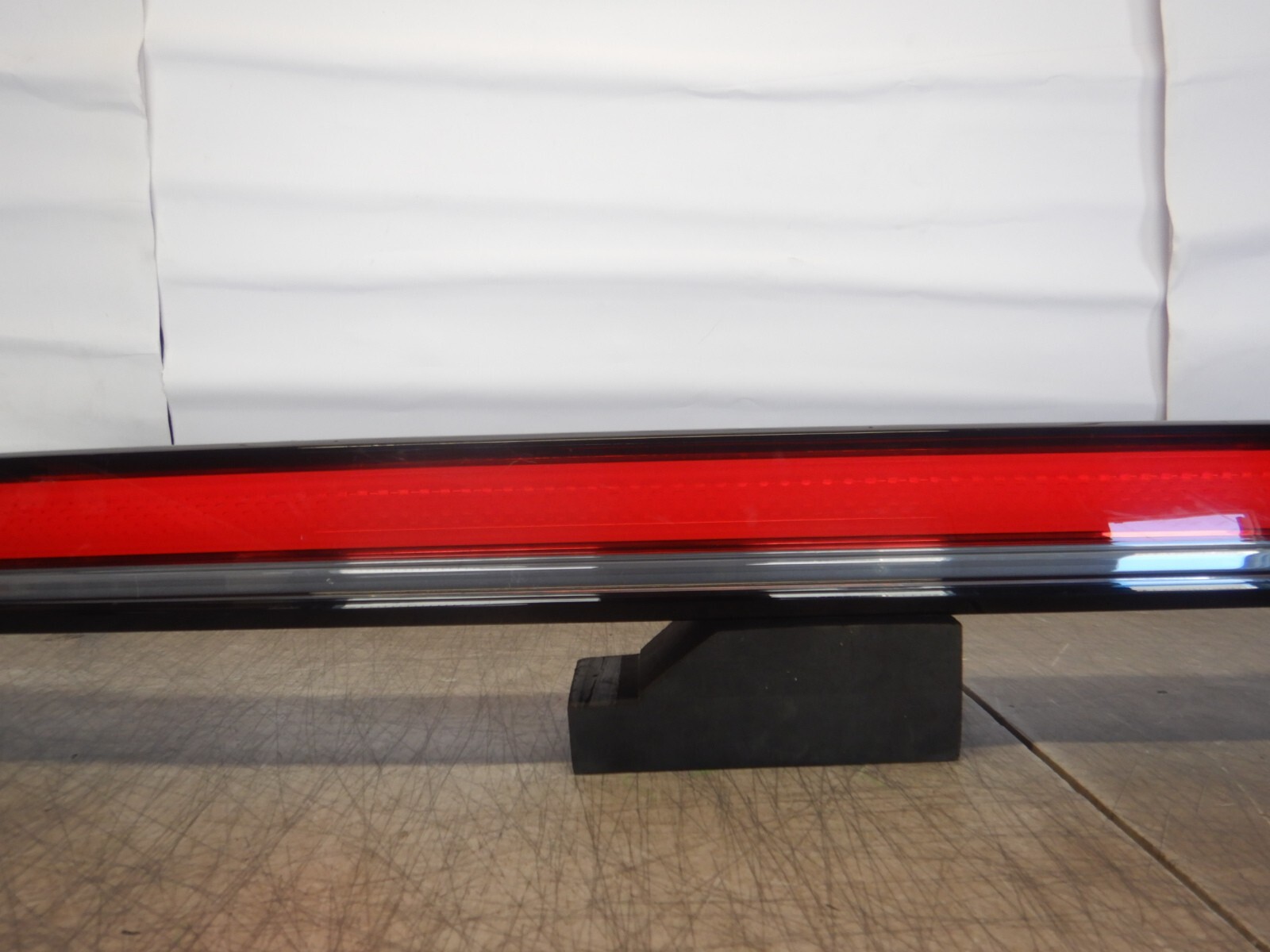 2021 2022 2023 RIVIAN R1T R1S CENTER LED TAILLIGHT OEM | eBay