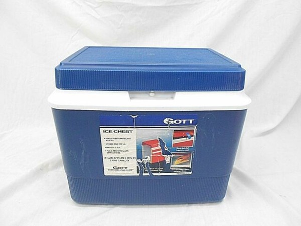 1980s GOTT Blue White 8 Quart 2 Gallon Ice Chest Cooler 10 Can Capacity ...