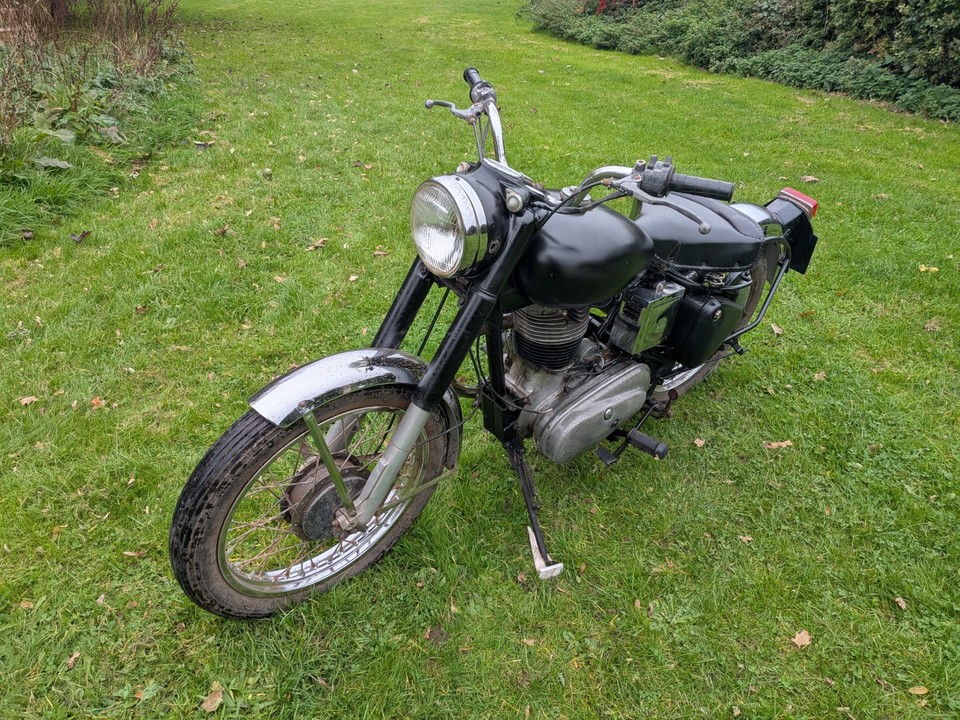 Royal Enfield Bullet 350 Classic Restoration Project Custom Chop ...