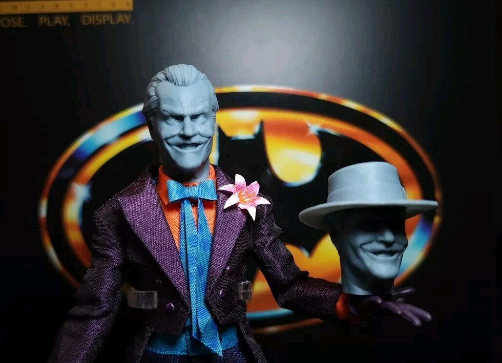 Jack Nicholson Joker Cosplay Harley Quinn's New Costume Is A Perfect