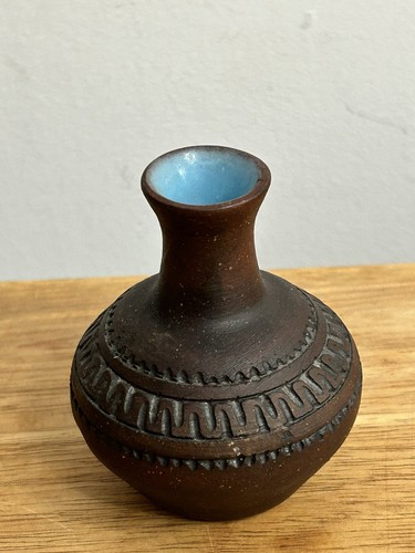 Six Nations Indian Studio Art Pottery Intricate Design Handmade Vase ...