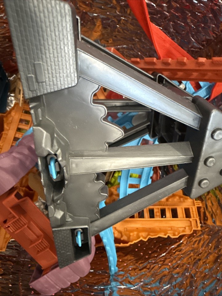 Thomas & Friends TrackMaster Track Lot w/ Motorized Thomas Engine ...