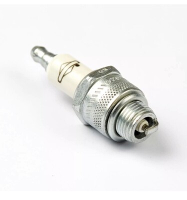 Briggs & Stratton 591868 Spark Plug | eBay