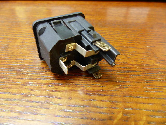 PF0001/48 AC POWER ENTRY MODULES FLANGE MT IEC FUSED IINLET