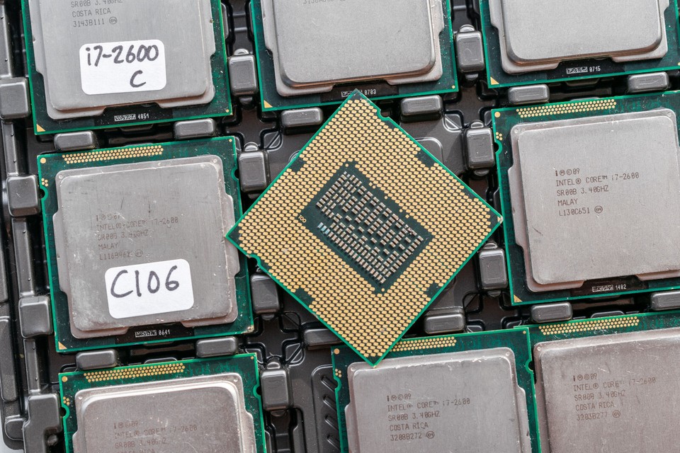 Lot of 28 Intel i7-2600 SR00B LGA1155 3.4GHz Quad Core CPUs MISSING ...