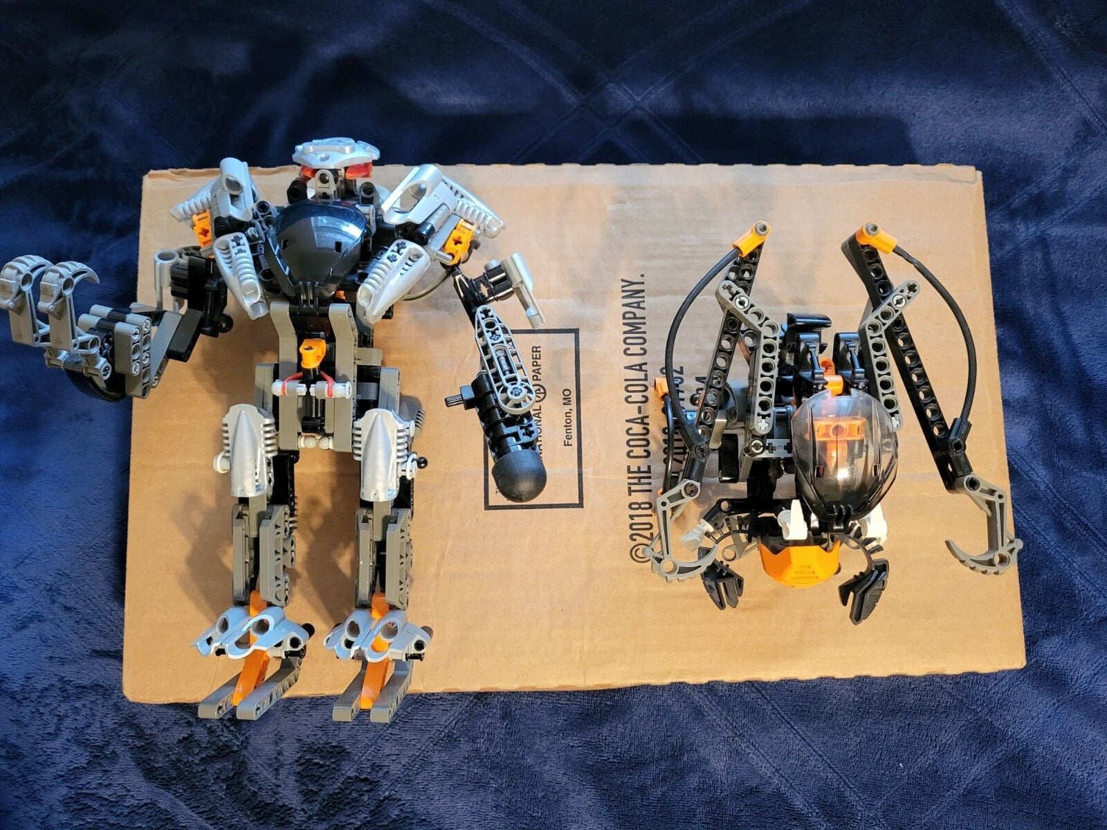 LEGO BIONICLE: Exo-Toa (8557) complete and Boxor (8556) complete ...