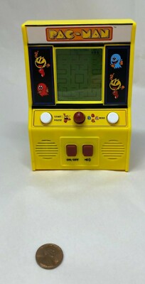 BANDAI NAMCO BASIC FUN PAC-MAN ITEM 09521 MINI ARCADE PAC MAN GAME GUC ...