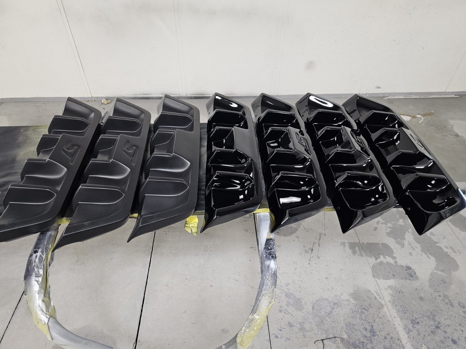 2020 Ford Explorer ST Trailer Hitch Cover / Diffuser | Custom