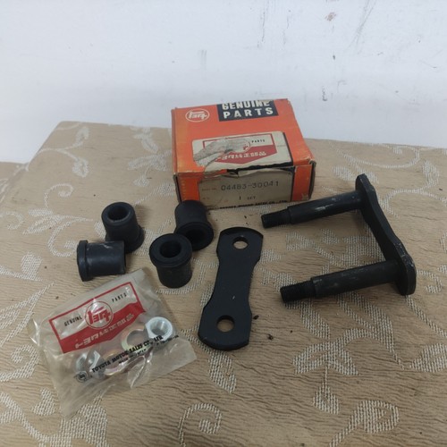 NOS TOYOTA トヨタ SHACKLE KIT REAR SPRING CORONA RT RX CROWN RS MS # 04483 ...