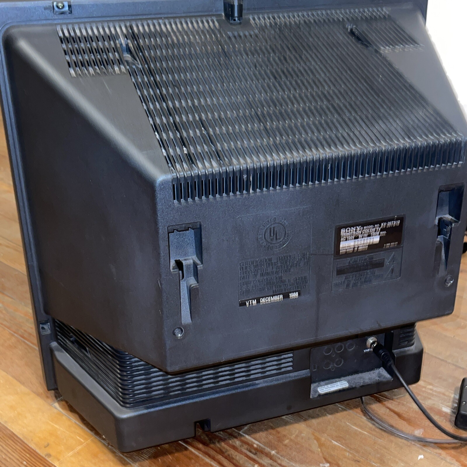 SONY TRINITRON KV-20TS10 20 INCH CRT TV RARE MODEL GREAT FOR GAMING ...