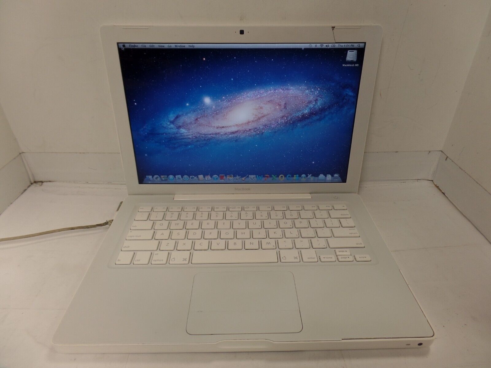 13" Apple MacBook 2006-2007 A1181 C2D 2GB White OSX Lion 10.7 Office 11 ...