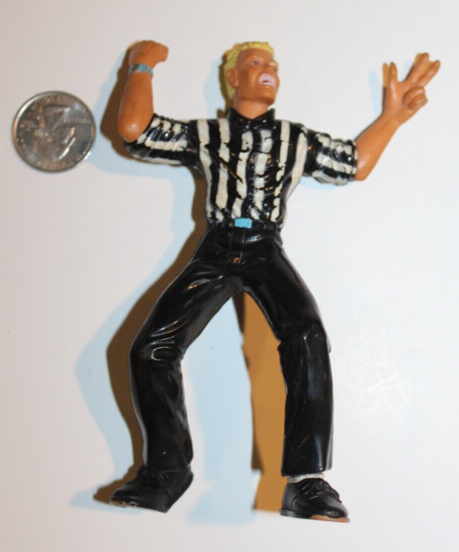 VTG 1999 WCW Referee ToyBiz Wrestling Action Figure Blonde White ...