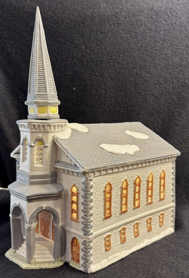 Vintage 1993 Lemax Dickensvale Collectibles Porcelain Church LED Light ...
