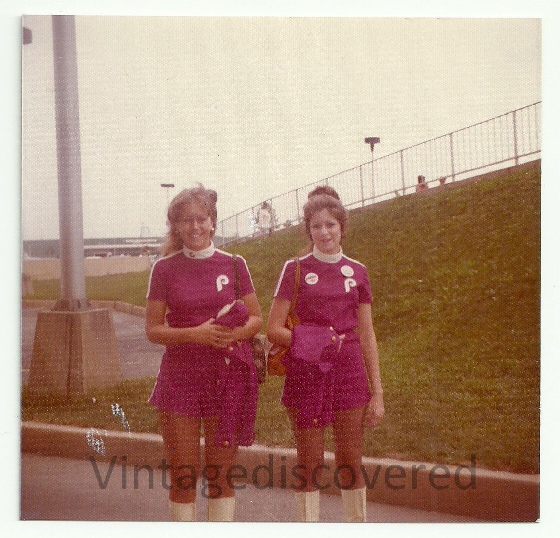 Philadelphia Phillies Usherettes 1974 Original Type 1 Snapshot Photo | eBay