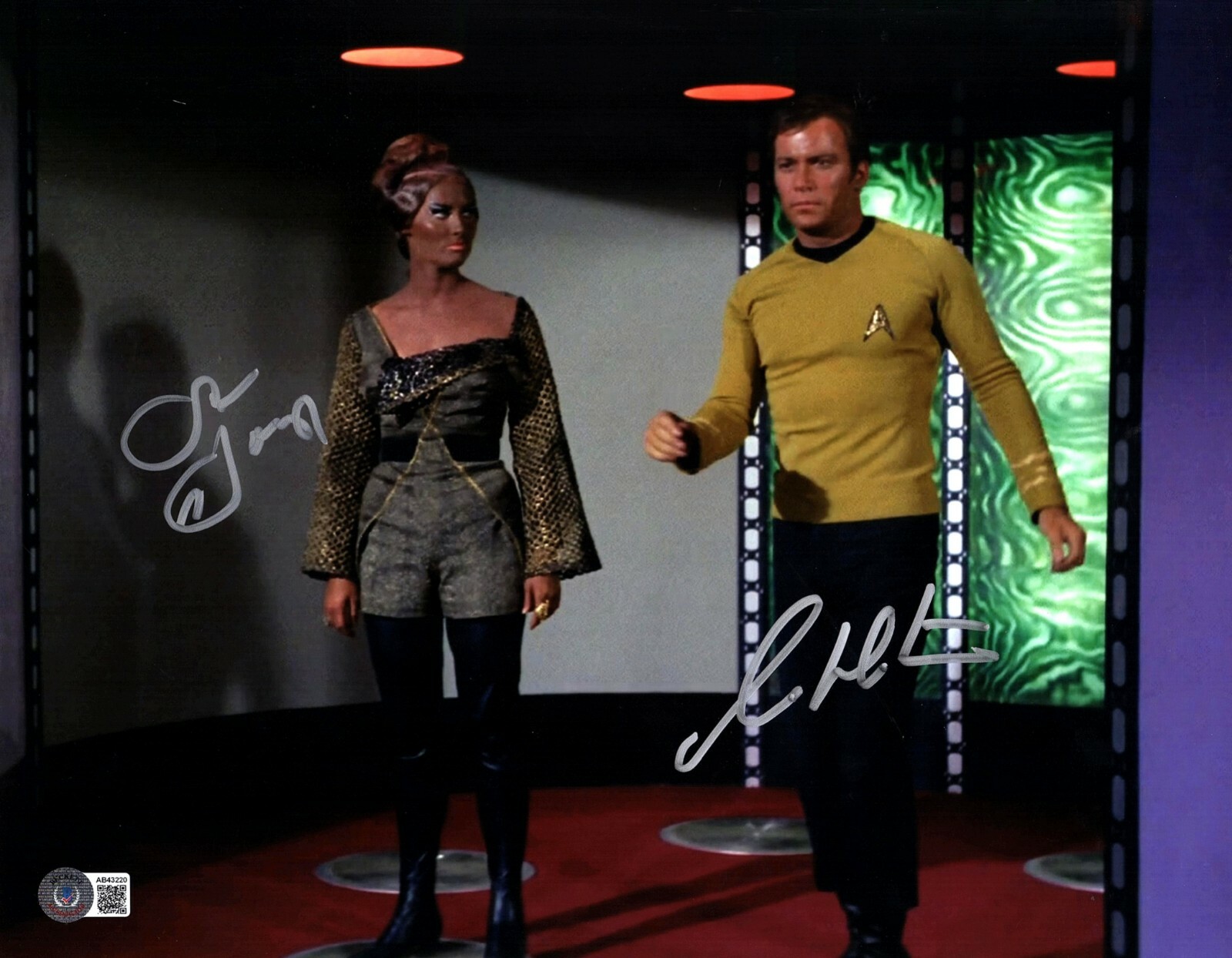 William Shatner Autographed Memorabilia | Signed Photo, Jersey ...