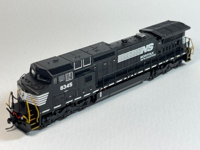 N-Scale Atlas Master Dash 8-40CW NS 8345 brand new ESU DCC equipped w ...