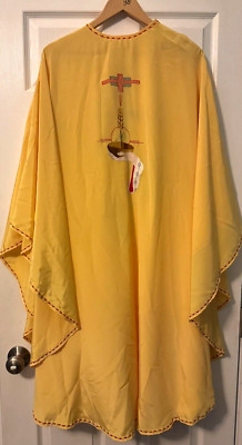 BEAUTIFUL CATHOLIC PRIESTS EMBROIDERED GOLD CHASUBLE W/ PRIESTS HAND ...