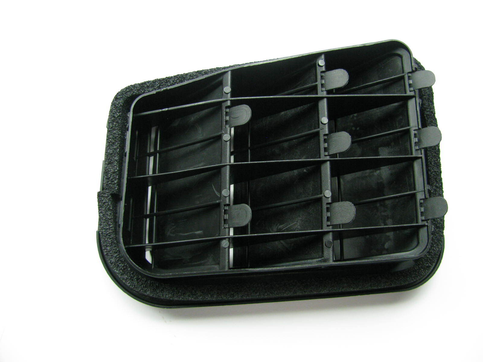 Rear Quarter Panel Right (Passengers Side) Air Pressure Vent Grille ...