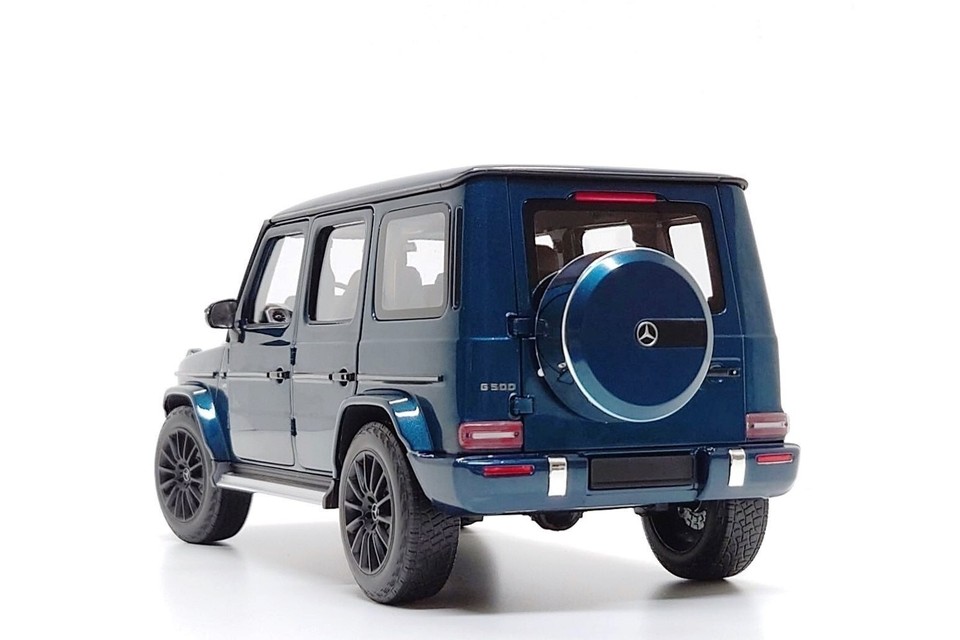 Minichamps 1:18 Mercedes-Benz G500 (W463) in Sea Blue Metallic | eBay