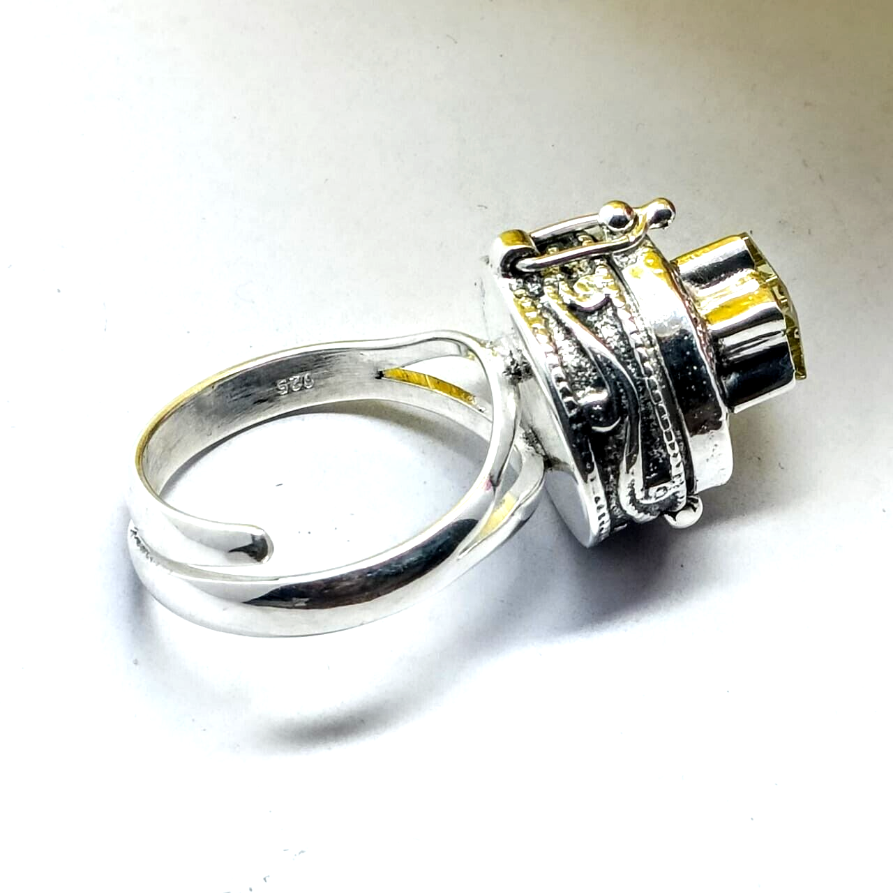 Amethyst poison ring, Sterling Silver Ring, Openable Poison Pill Box ...