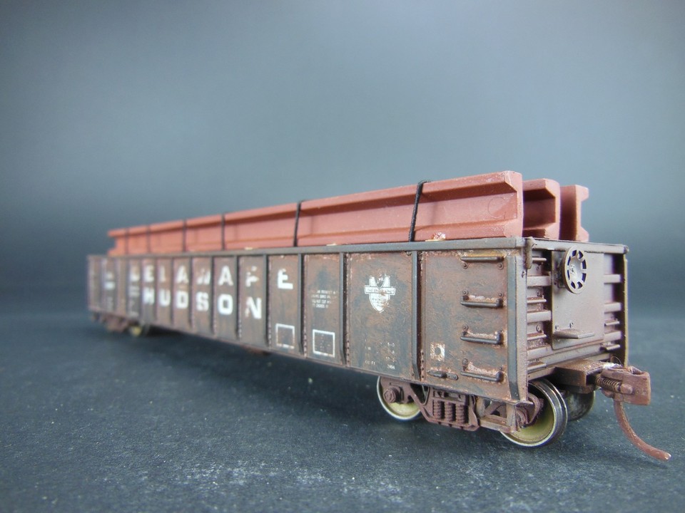 HO SCALE WEATHERED DELAWARE & HUDSON D&H 15327 50' GONDOLA W/CUSTOM I ...