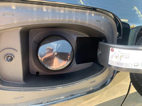 Jeep Capless Gas Cap Dirt & Dust Cover 2014-2024 Jeep Grand Cherokee ...