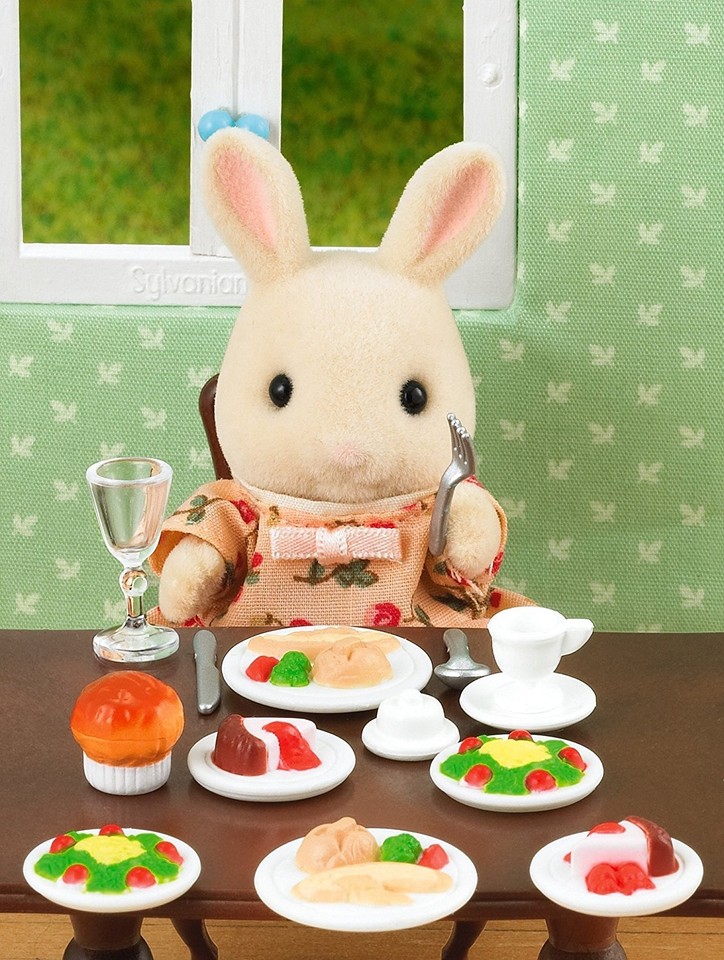 Sylvanian Families Calico Critters Dinner for Two Set | eBay