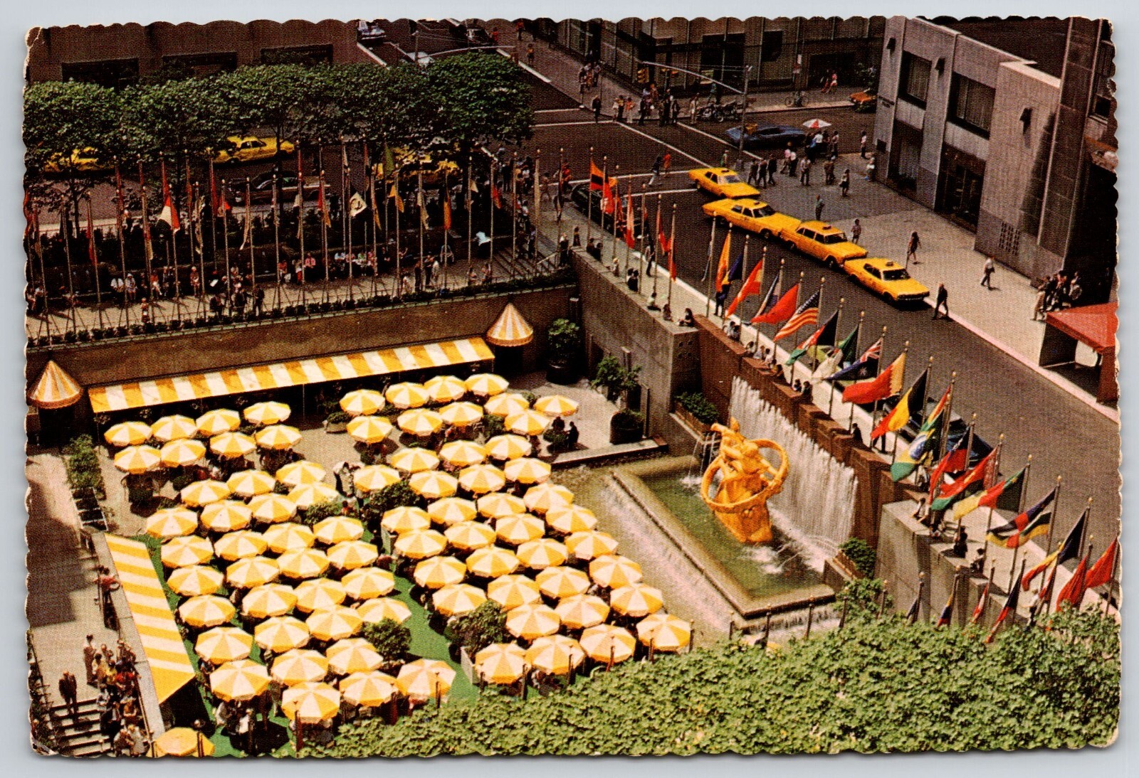 Outdoor Promenade Cafe Rockefeller Center Lower Plaza New York City ...