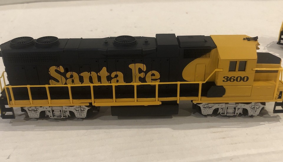 Santa Fe Model Train Set HO Scale Locomotives 3500 & 3600 Pair | eBay