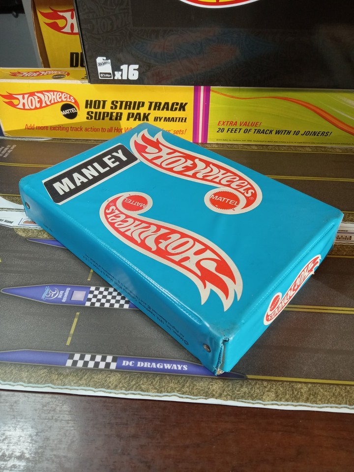 HOT WHEELS REDLINE COLLECTION WITH 12 CAR CASE | eBay