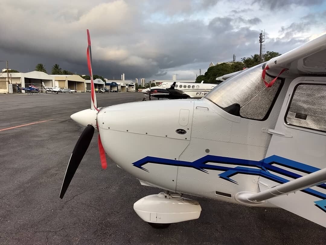 CESSNA 172 - TWO WINDSHIELD SUNSHADES SET | eBay